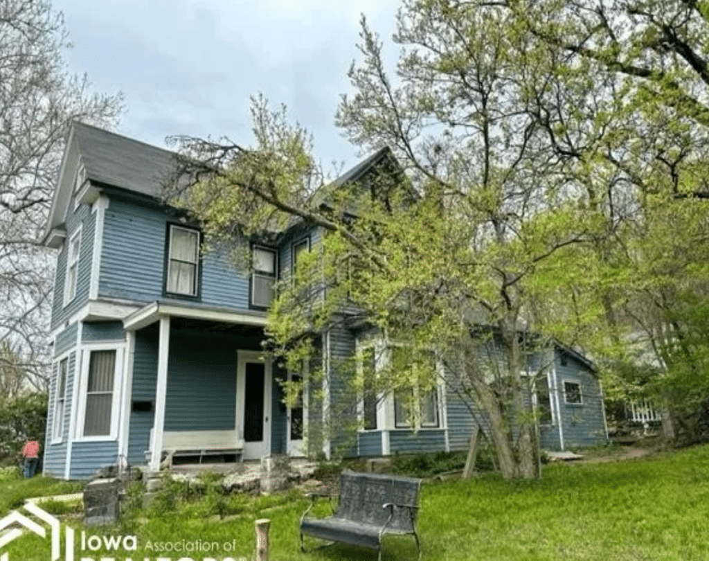 Cheapish Circa 1900 Iowa Home For Sale Under $89K