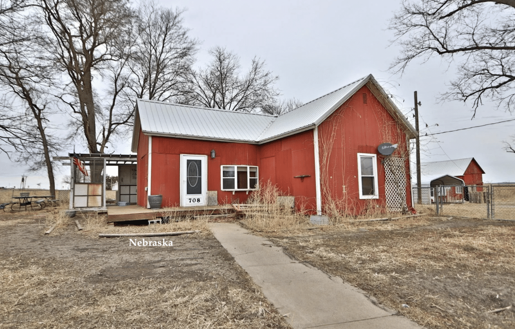 Circa 1910 Nebraska Handyman Special Farmhouse With Half Acre, Barn ...