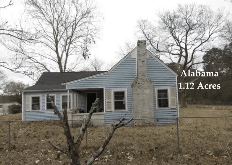 Circa 1948 Alabama Farmhouse For Sale on 1.12 Acres Under $25K