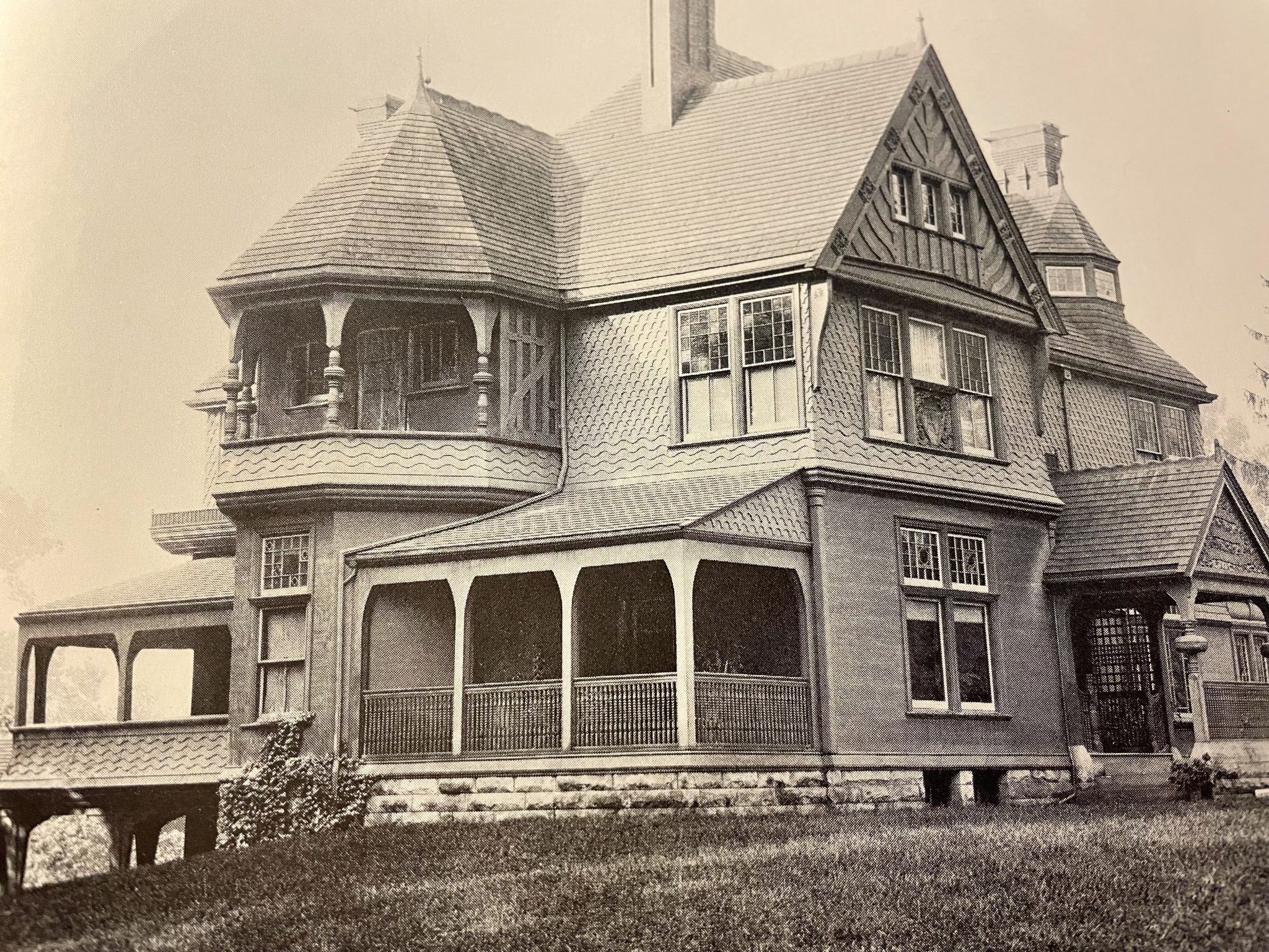 Why Sleeping Porches Were Popular in Early 1900s Homes