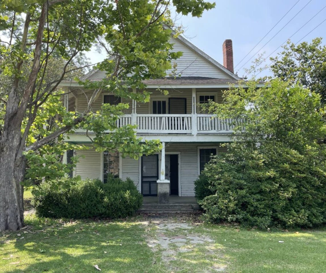 Save This Old c.1890 Georgia Fixer Upper For Sale - Elza Allmond House