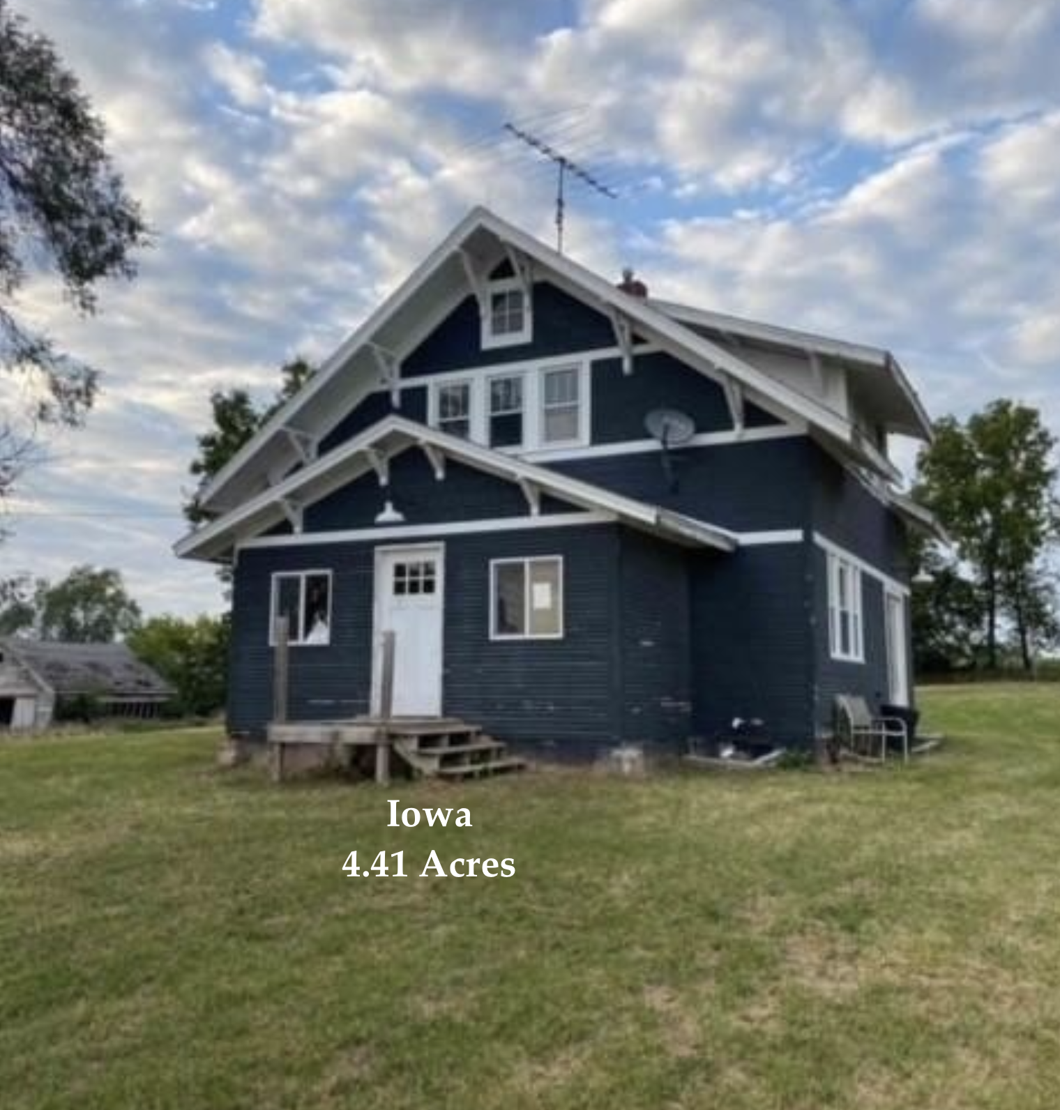 c.1918 Iowa Farmhouse For Sale With 4.41 Acres Under $100K