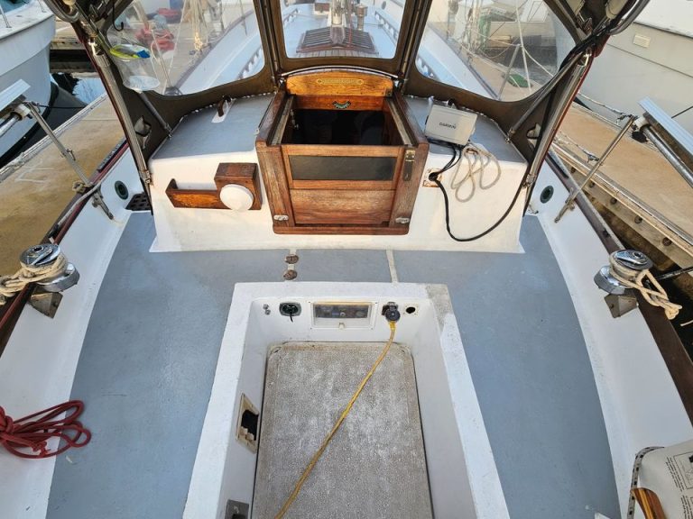 1976 Westsail 32 Ft Live-Aboard Sailboat For Sale By Owner $35K