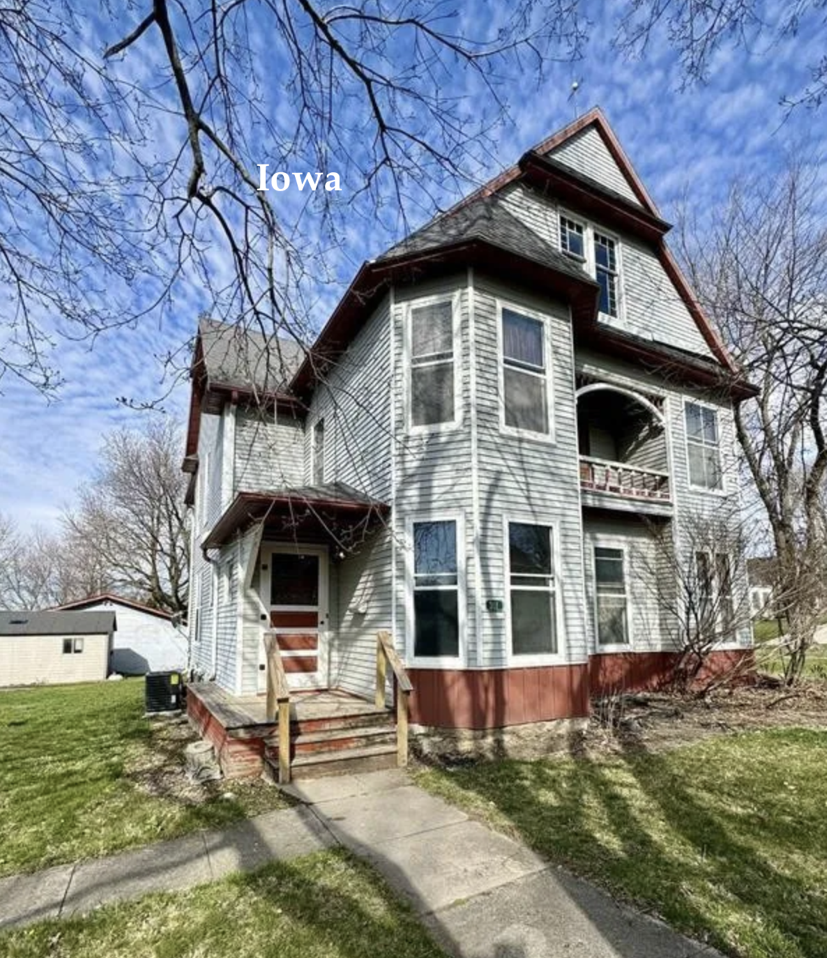 c.1890 Iowa Queen Anne Home For Sale - D.S. Hopkins Home - $125K