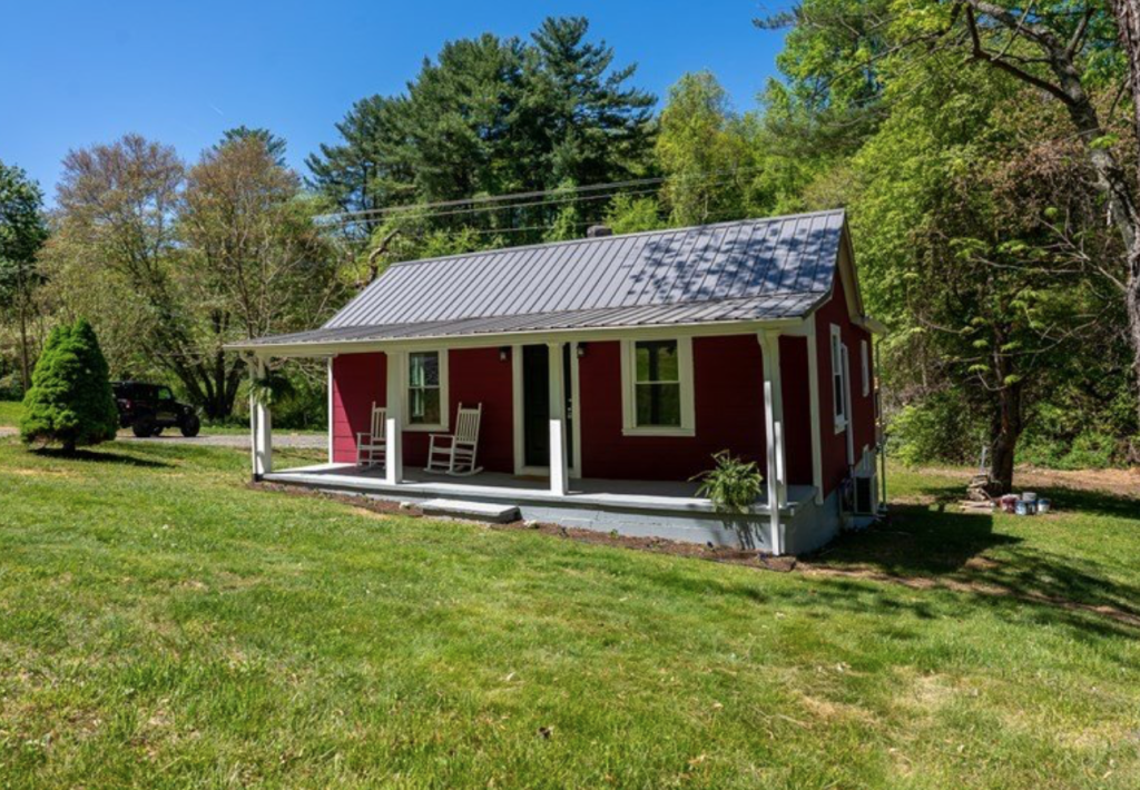 c.1940 Virginia Country Cottage With Creek and 1.17 Acres $185K in Blue ...