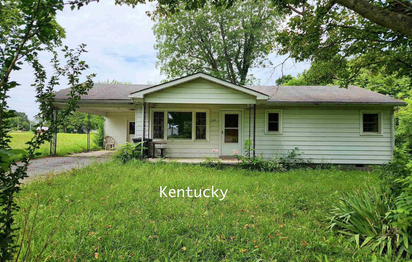 c.1967 Affordable Kentucky Home on Half Acre $55K