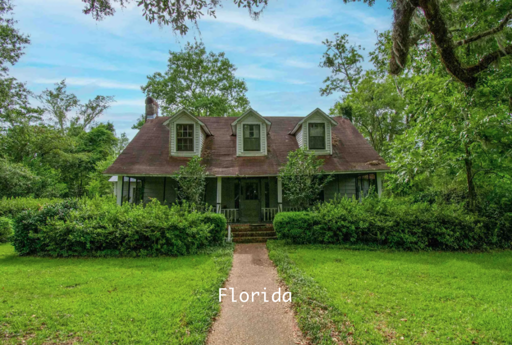 c.1930 Florida Farmhouse For Sale on 3+ Acres $197,000