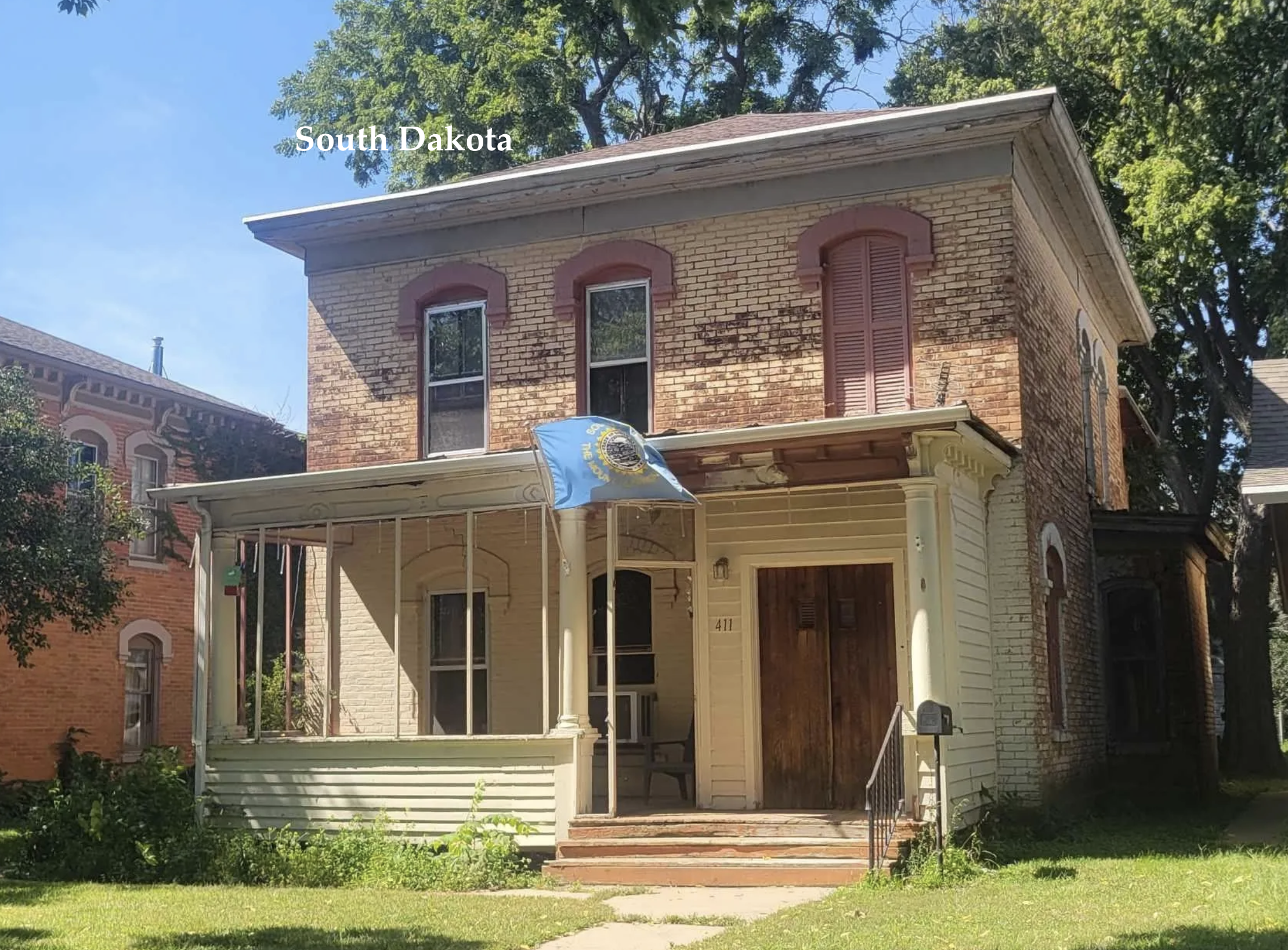 Brick c.1890 South Dakota Italianate Fixer Upper For Sale $40K