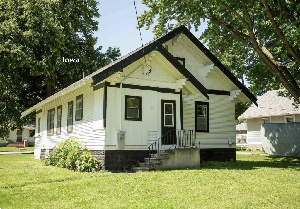 c.1912 Affordable Iowa Home For Sale With Original Woodwork $48K