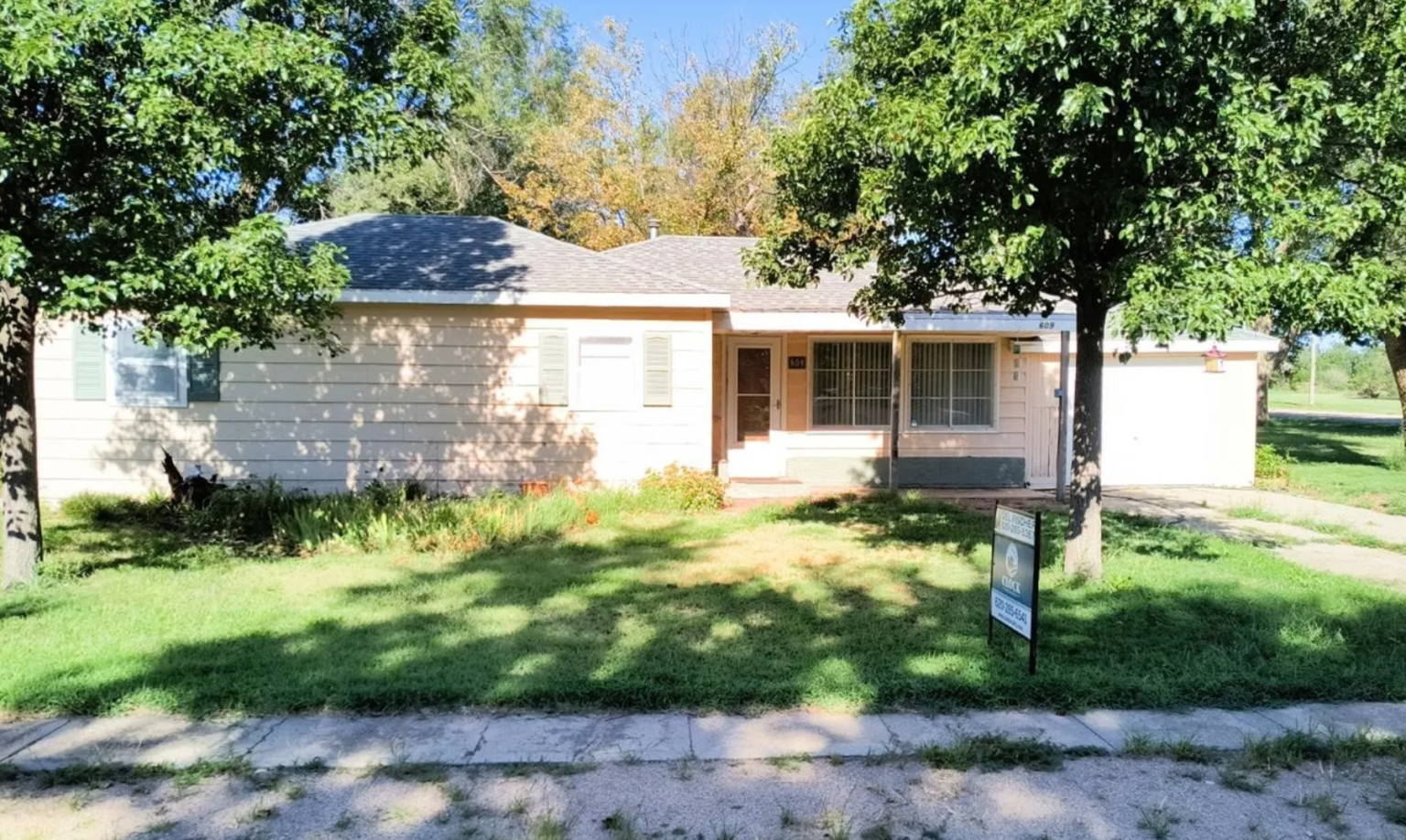 c.1940 Two Bedroom Kansas Ranch-Style Home For Sale $45K