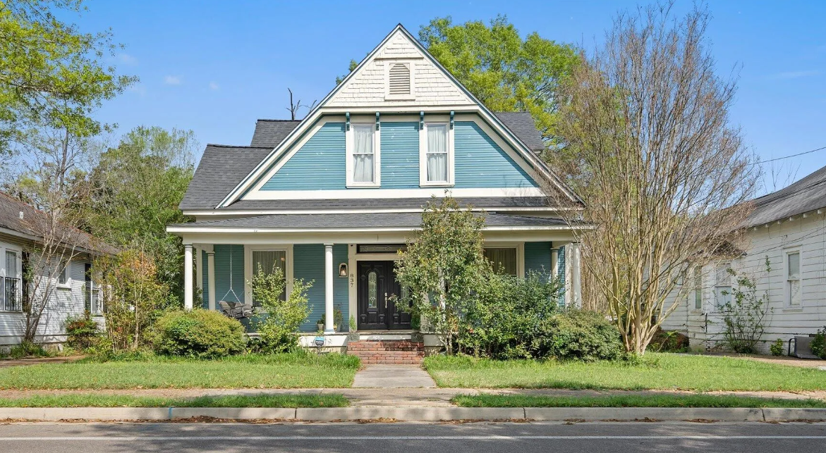c.1935 Five Bedroom Mississippi Home For Sale $195K
