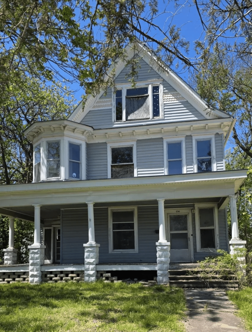 c.1900 Missouri Queen Anne Victorian Fixer Upper Reduced to Under $50K