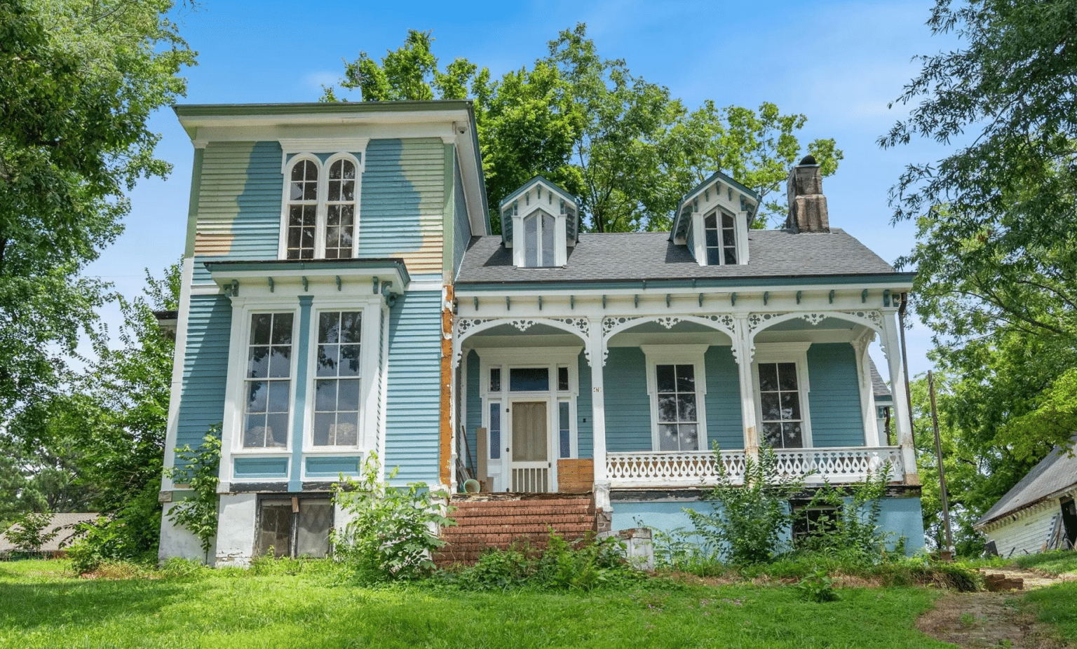 c.1861 Mississippi Home For Sale $150K - Known As the Hillside House