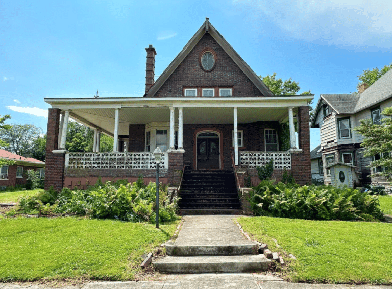 Stunning c.1905 Illinois Home For Sale With Original Elements $60K ...