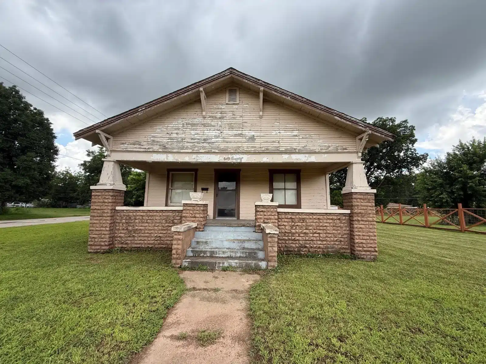 c.1925 Three Bedroom Oklahoma Craftsman Bungalow $40K