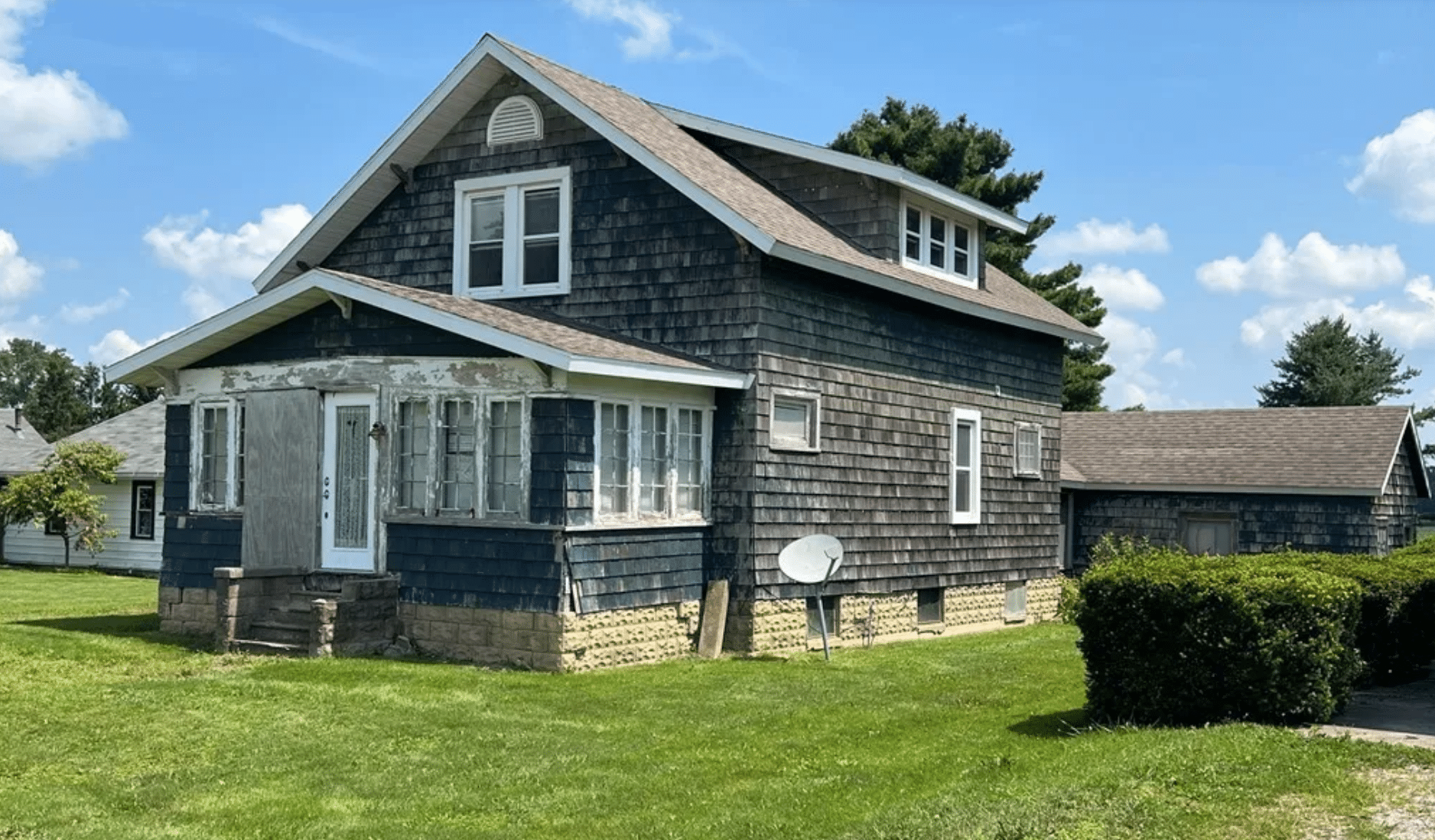 c.1900 Affordable Ohio Home on Pretty Half Acre Lot Under $50K