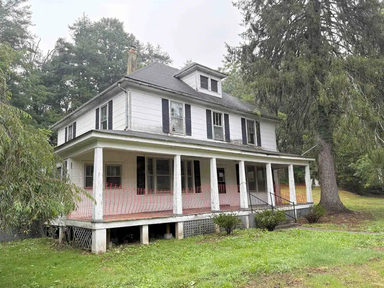 c.1929 Virginia Farmhouse, General Store and 1.5 Acres Reduced to $70K ...